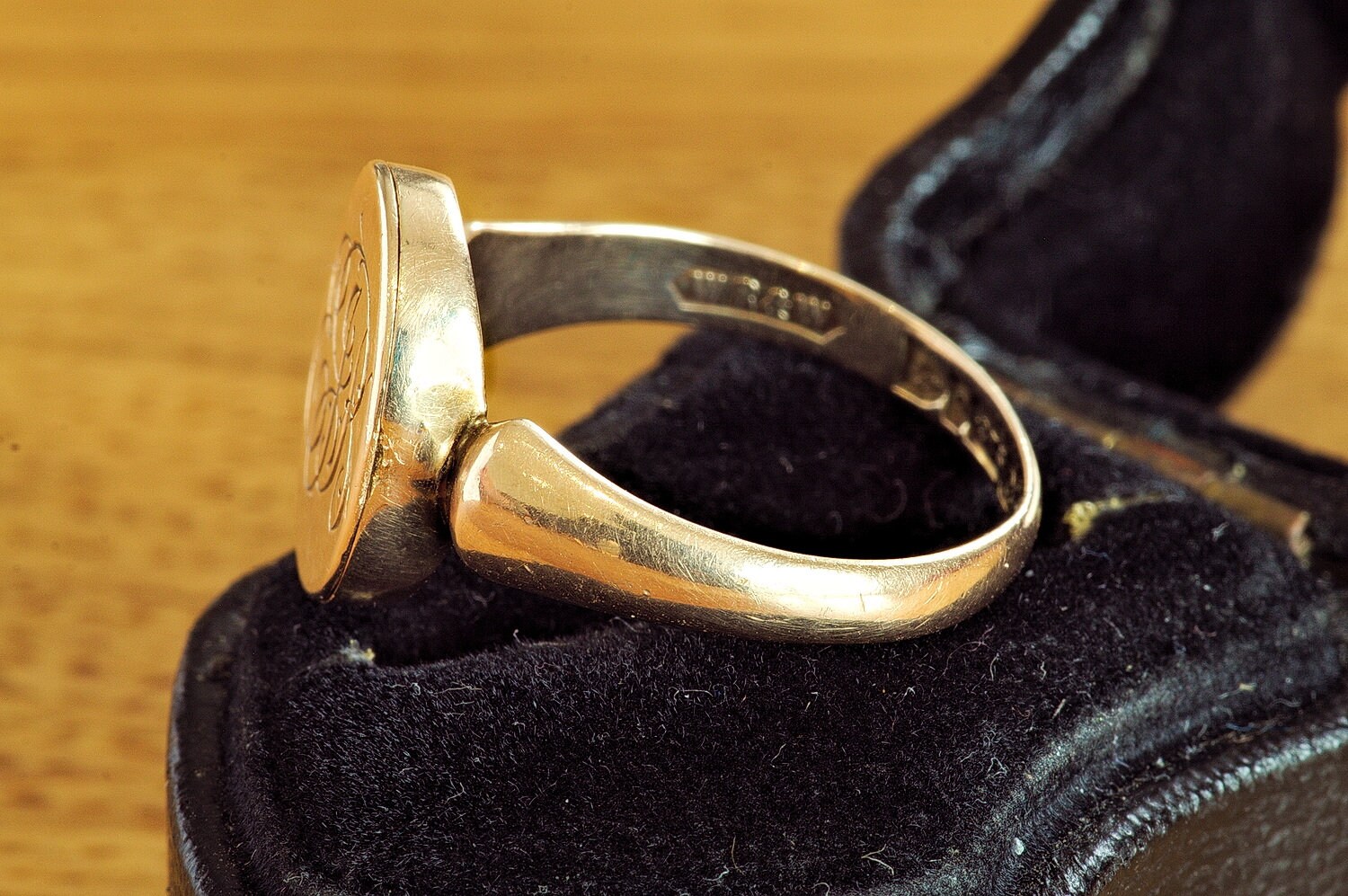 Antique English 9K Gold Signet Ring W/ Hidden Locket Initials - Etsy