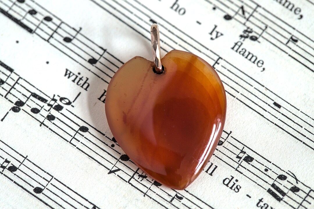 Lovely Antique English 9K Gold Hardstone Agate Heart Charm Pendant ...