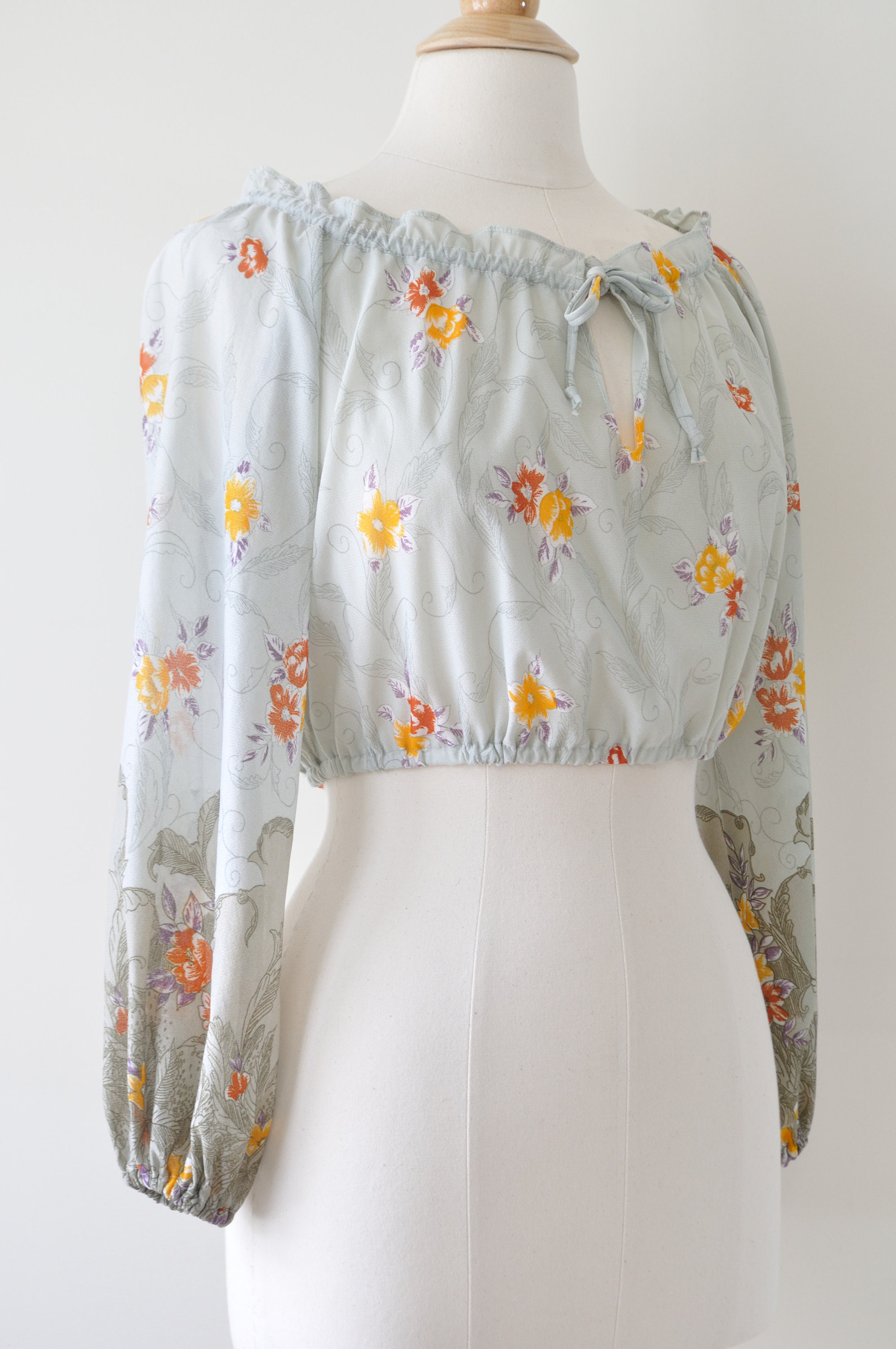 70s Crop Top / Vintage 1970s Sage Gray Floral Long Sleeve - Etsy