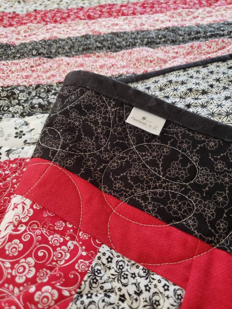 Throw Quilt, Red, White and Black Quilt, Floral Quilt, Jelly Roll Quilt ...