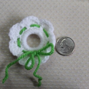 Crocheted Wreath Pins - Etsy