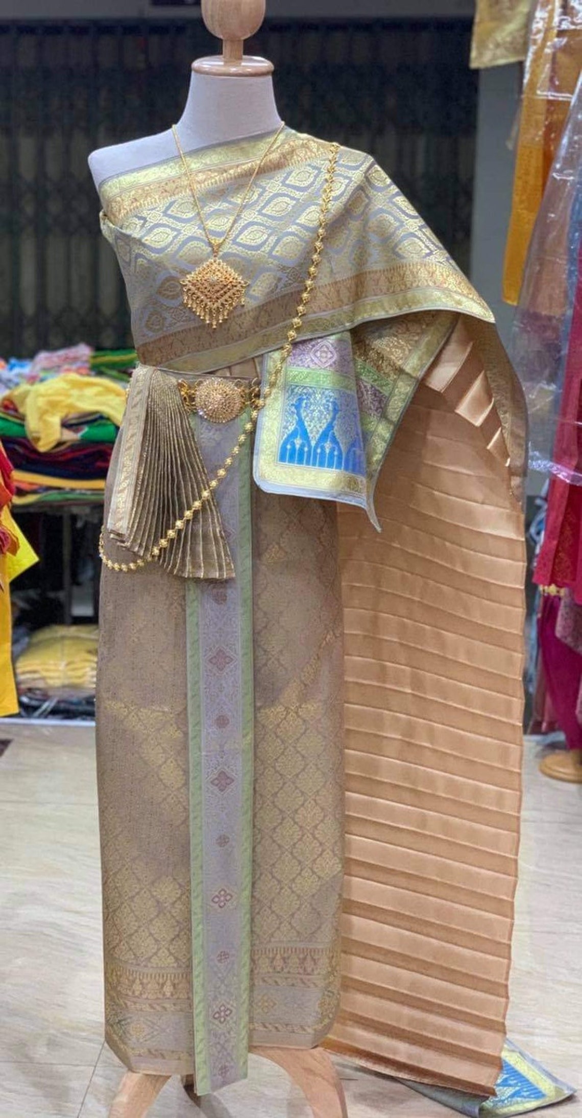 Traditional Wedding Dress With Jewelry Set necklace Chain - Etsy