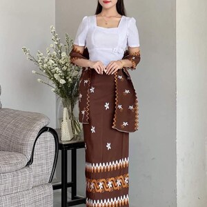 Myanmar Traditional Dress, Myanmar Dress, Myanmar Sarong, Myanmar ...