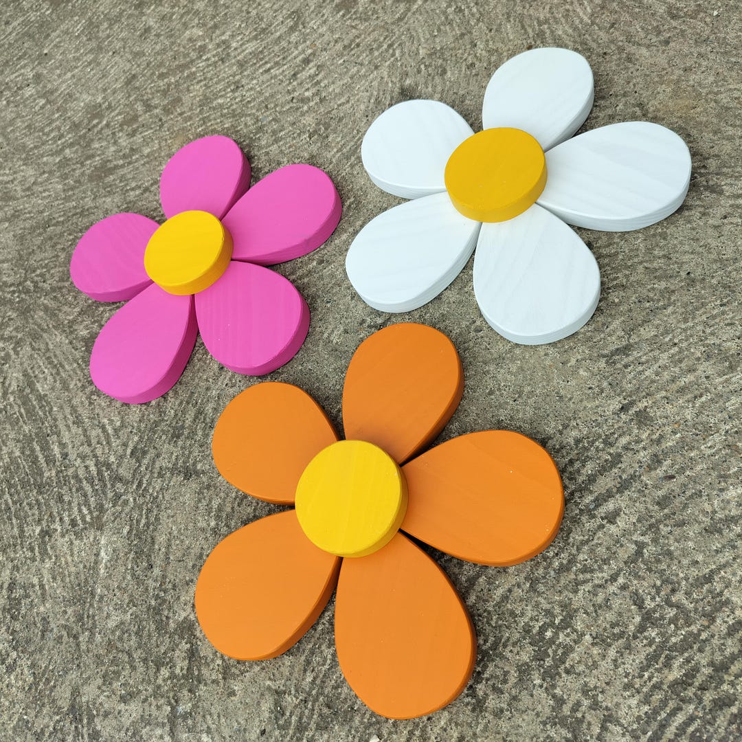 Medium Rustic Wood Daisy Flower (5 Petal), Wooden Garden Decoration ...