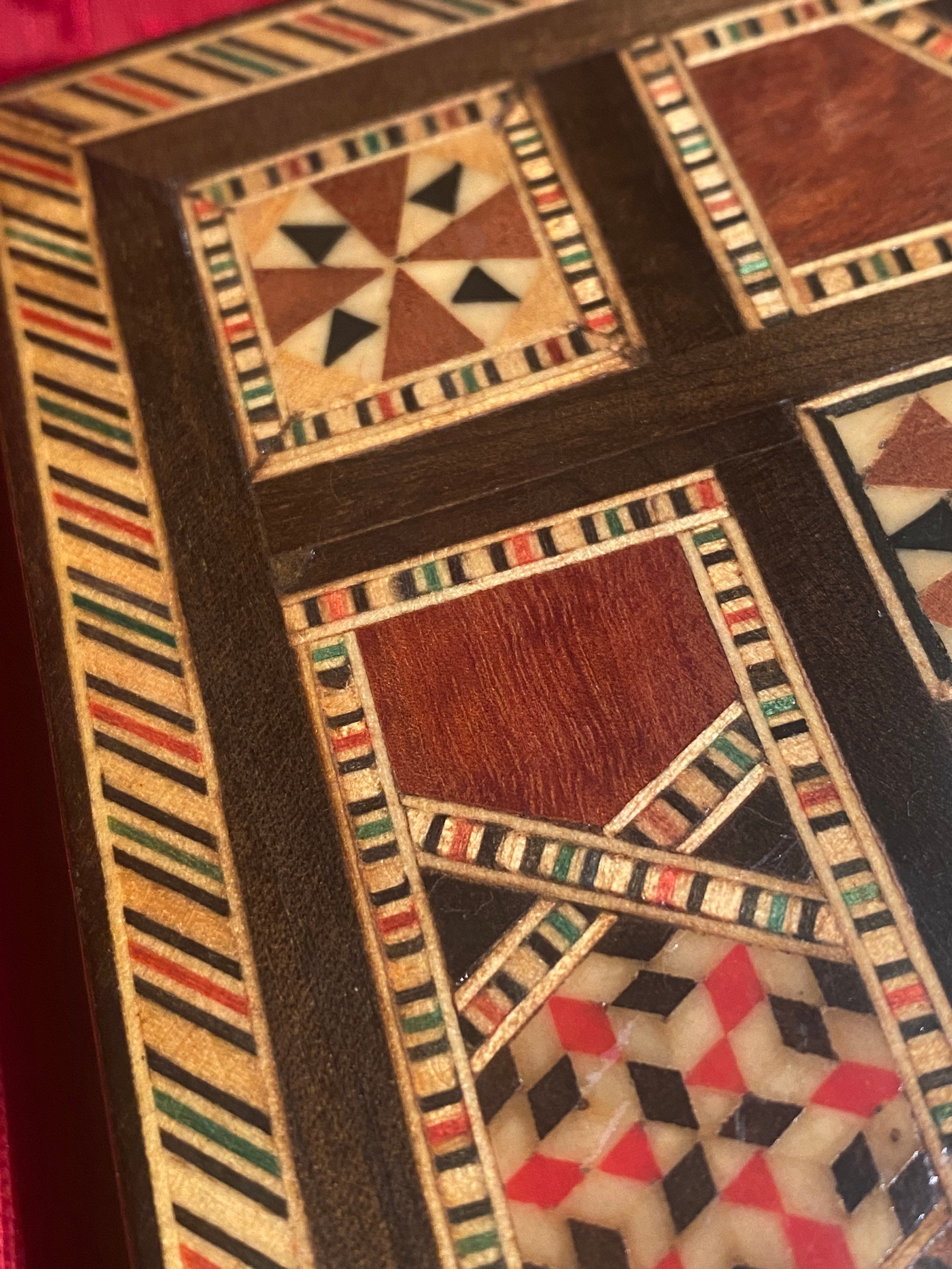 Vintage Chess / Backgammon Box