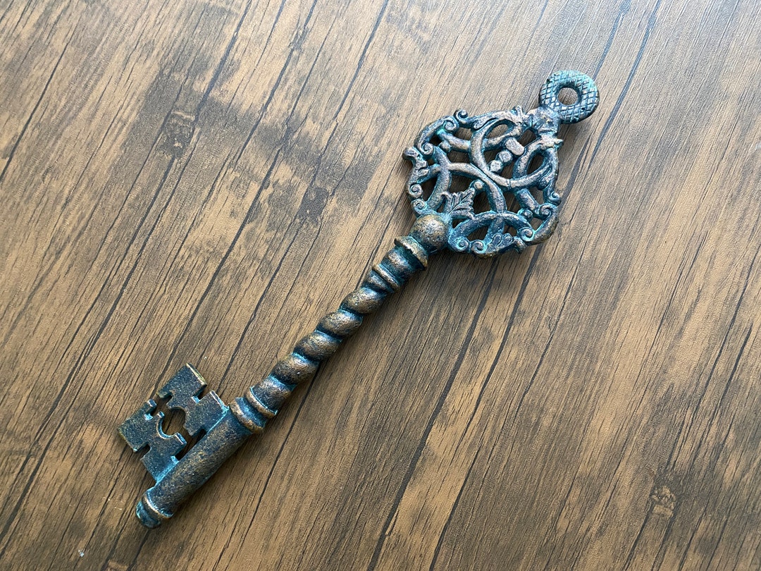 Large Decorative Patina Cast Iron Skeleton Key - Etsy