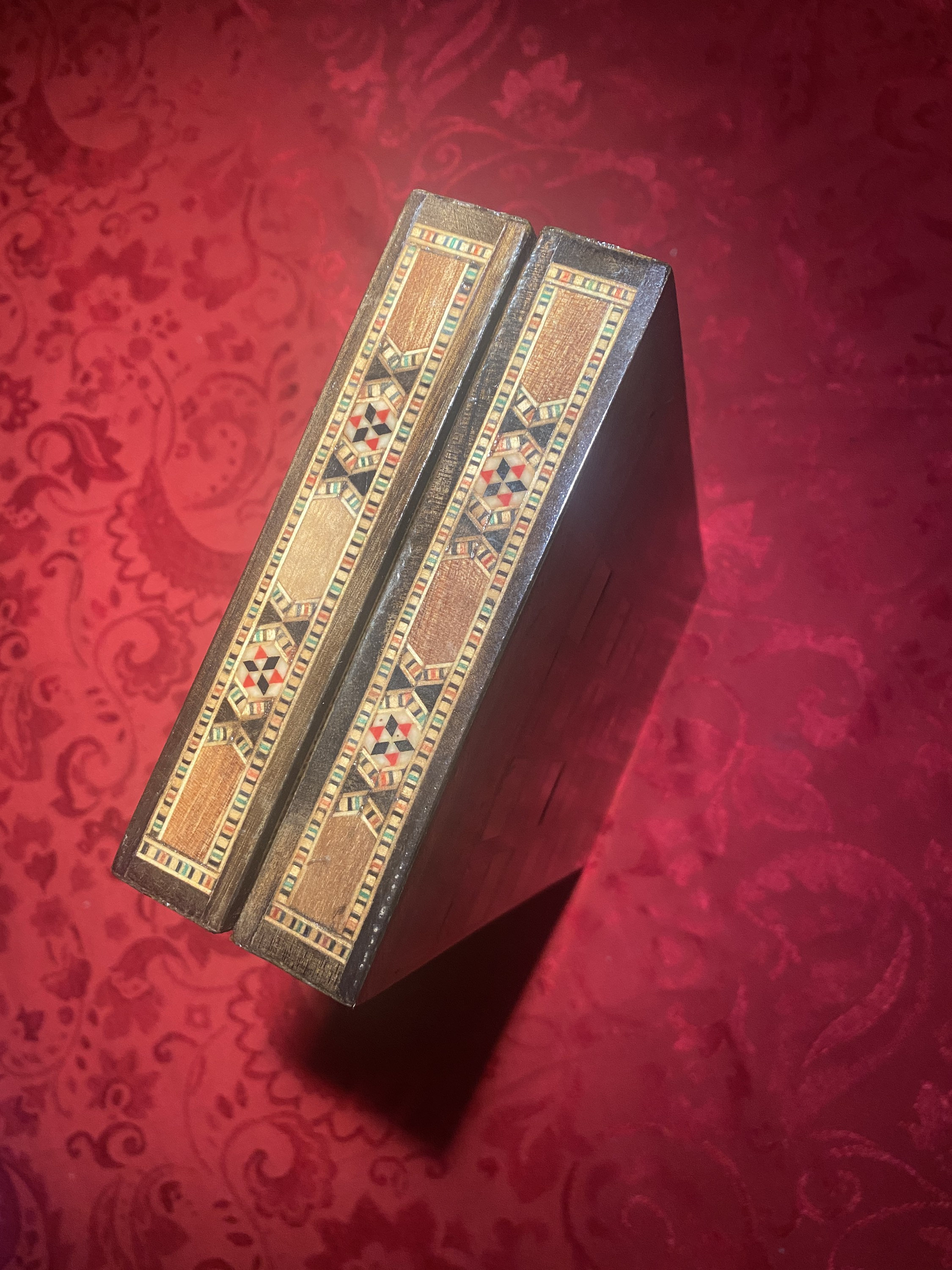 Vintage Chess / Backgammon Box