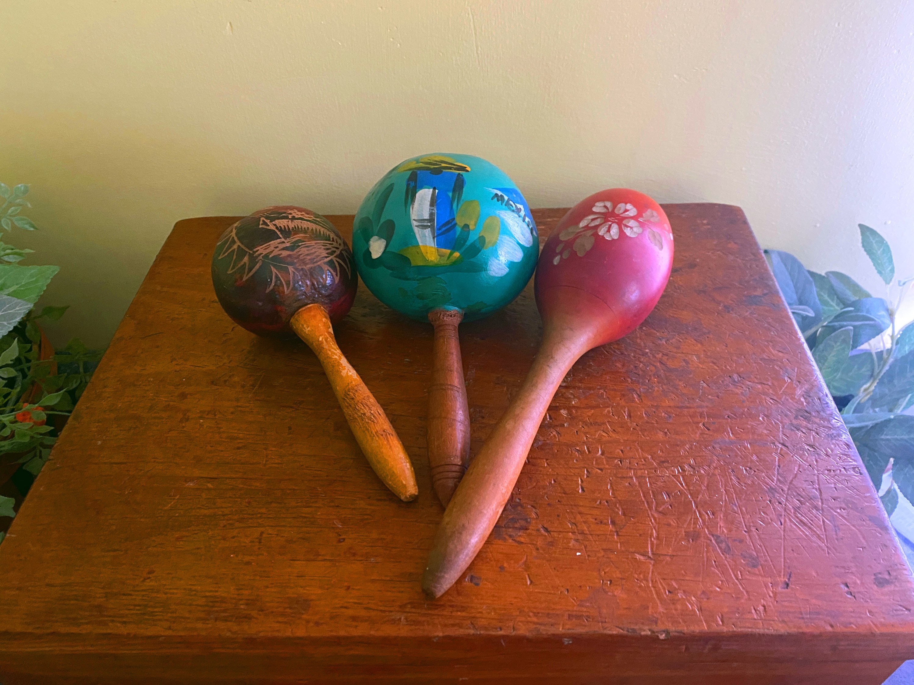 Vintage Maracas / Musical Shakers
