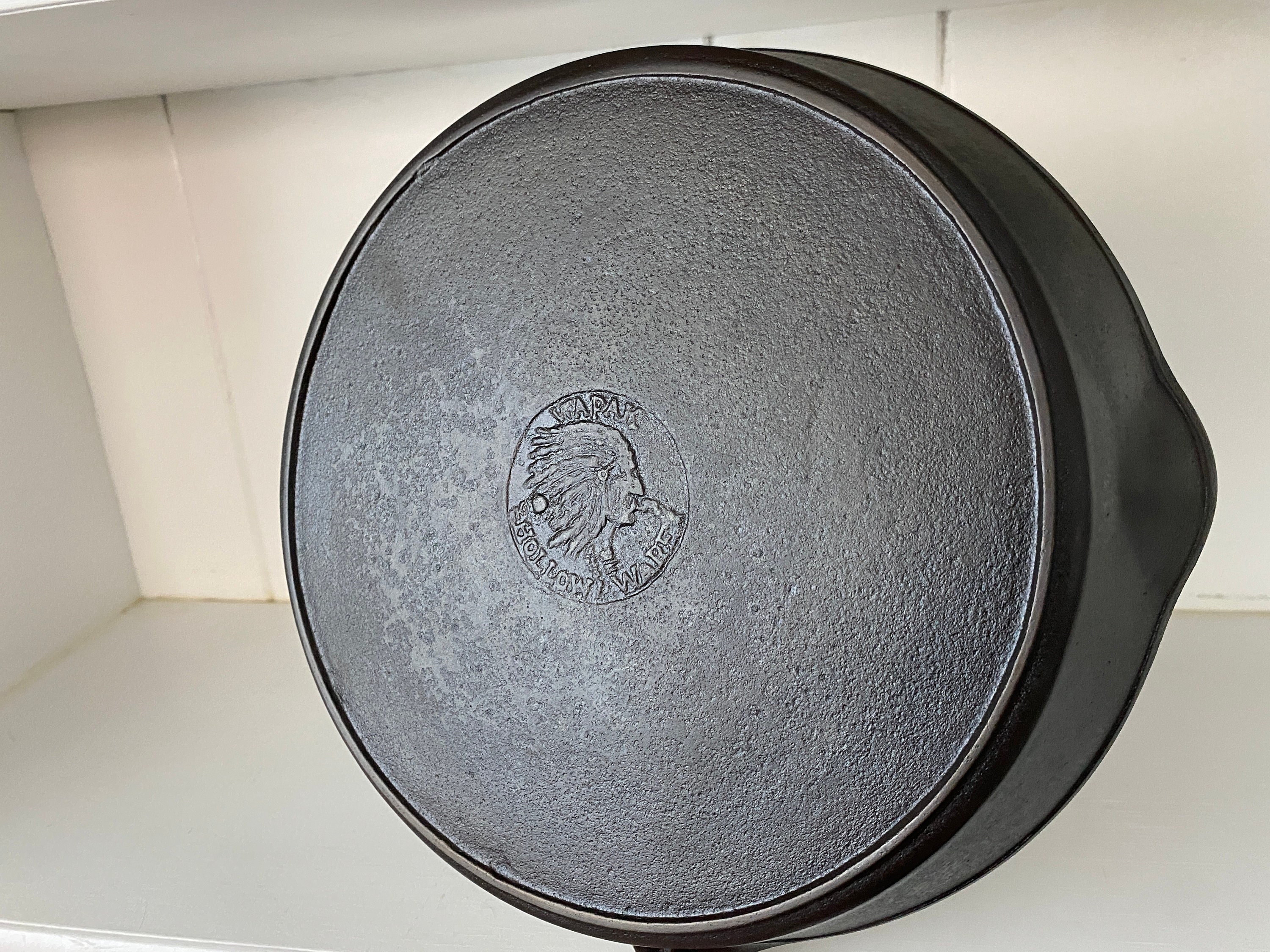 WAPAK #8 Medallion Skillet Circa: 1903-1926