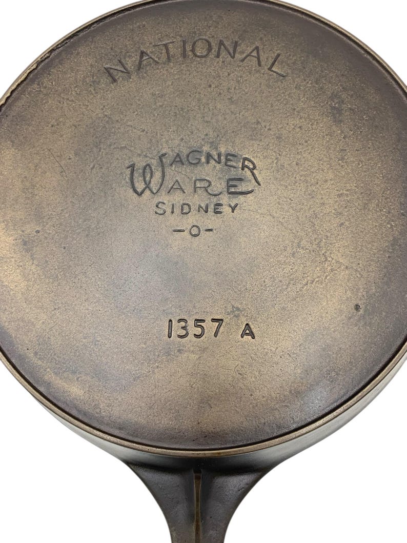 National / Wagner Ware No. 7 1357 A Double Spout Skillet With Heat Ring ...