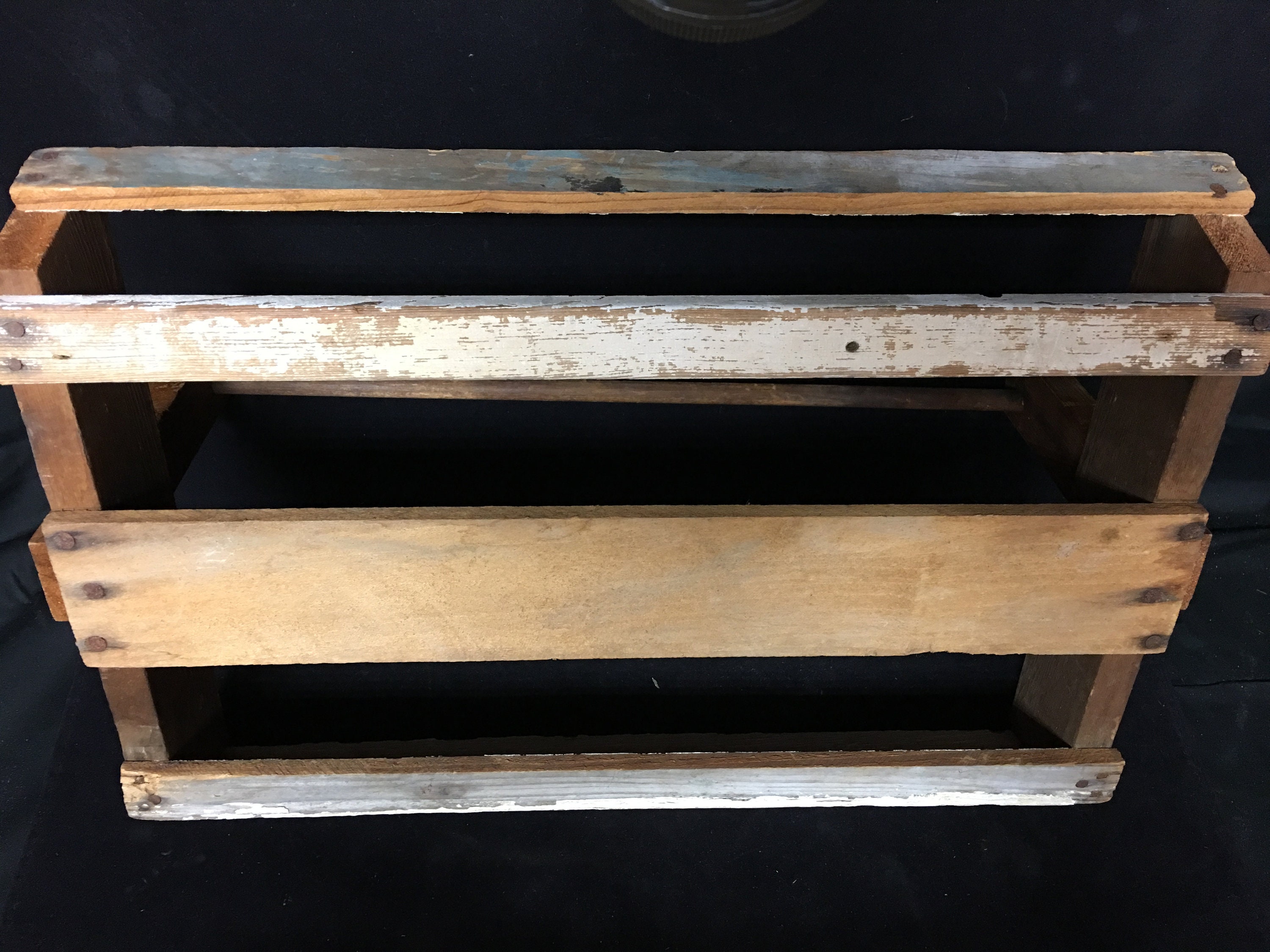 Vintage Berry Fruit Flat with Six Quart Containers