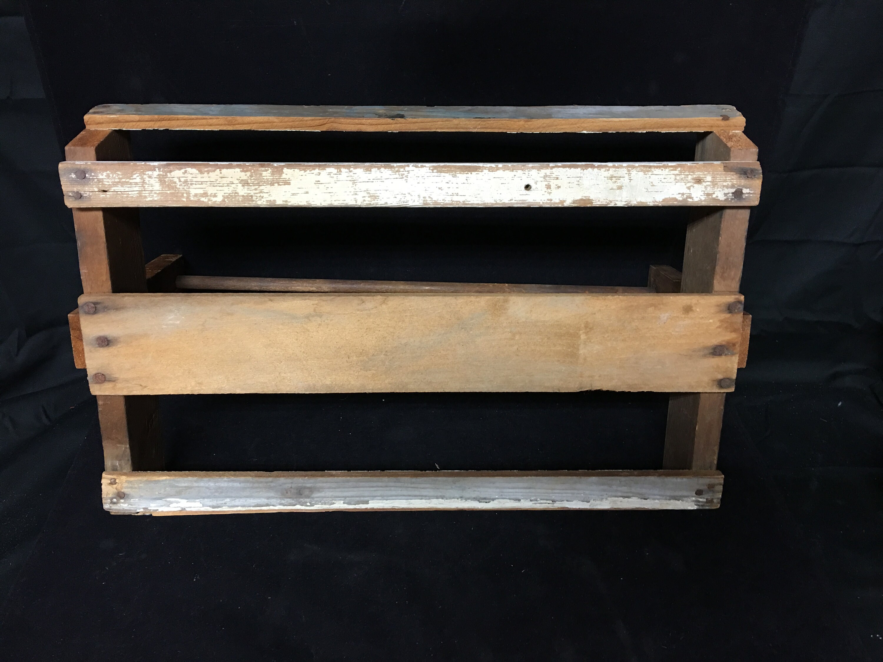 Vintage Berry Fruit Flat with Six Quart Containers