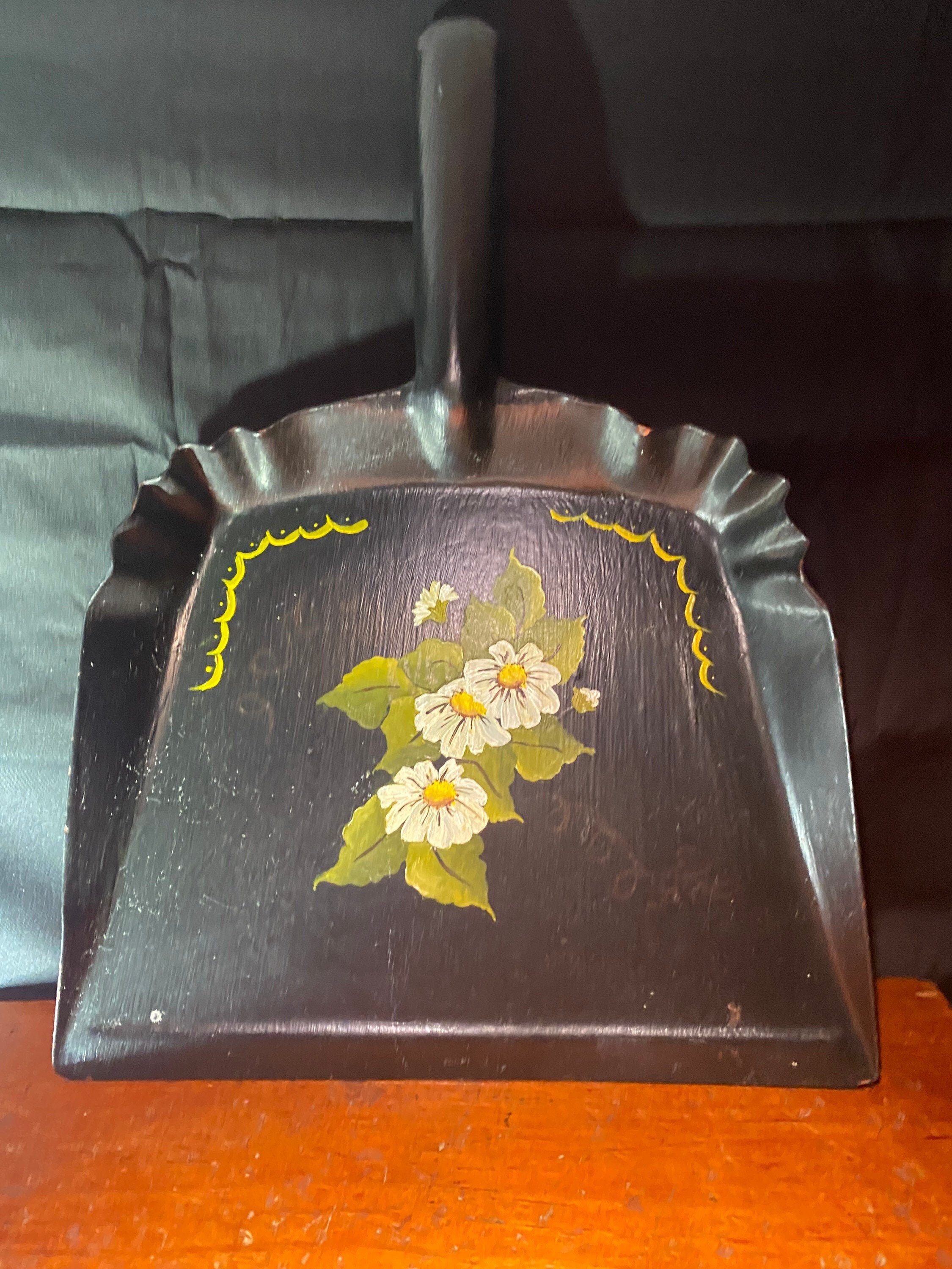 Antique Everlast Dustpan