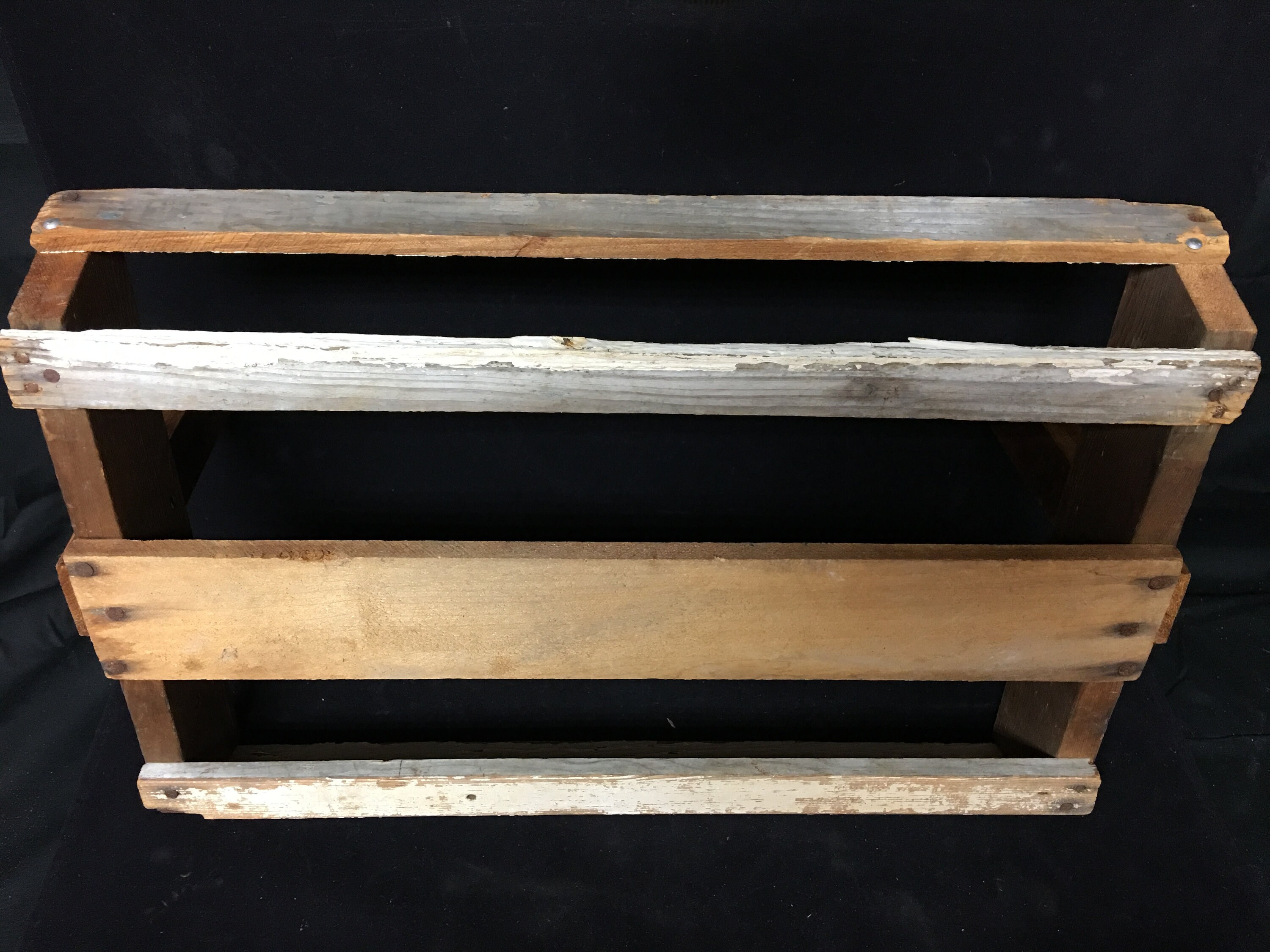 Vintage Berry Fruit Flat with Six Quart Containers