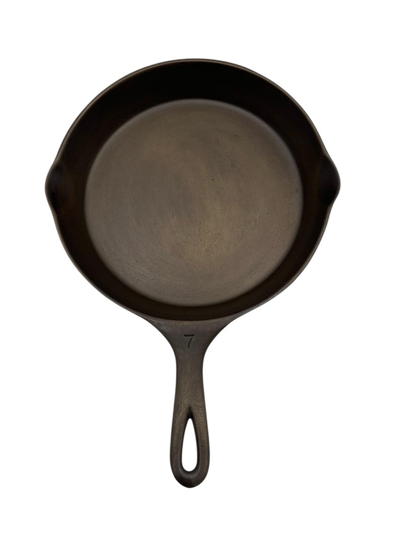 National / Wagner Ware No. 7 1357 A Double Spout Skillet With Heat Ring ...