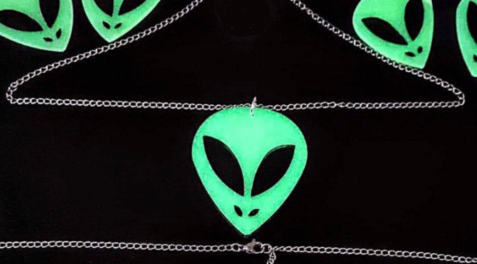 Alien necklace alien jewellery. Glow in the dark necklace | Etsy