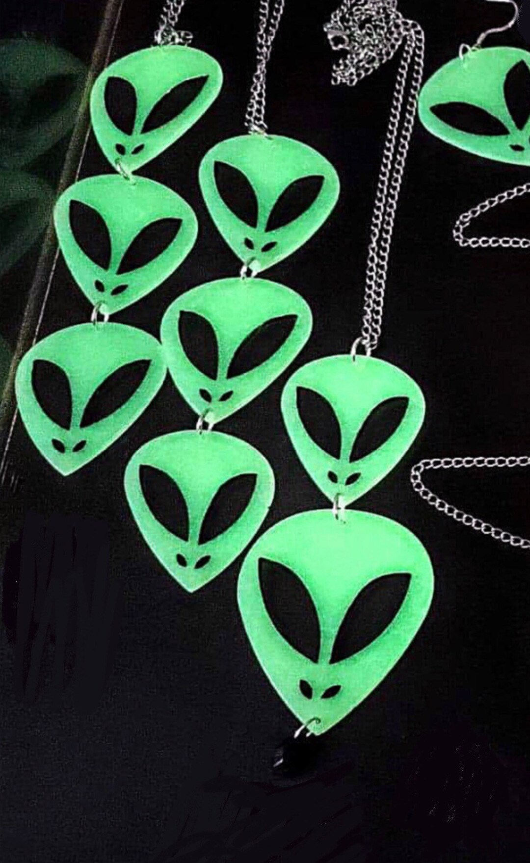 Alien Necklace, Alien Jewellery. Glow in the Dark Necklace, Glow in the ...