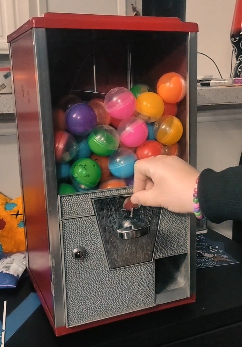 4 Magical Trinket Prize Machine Spins / Random Gift / Lucky Draw ...