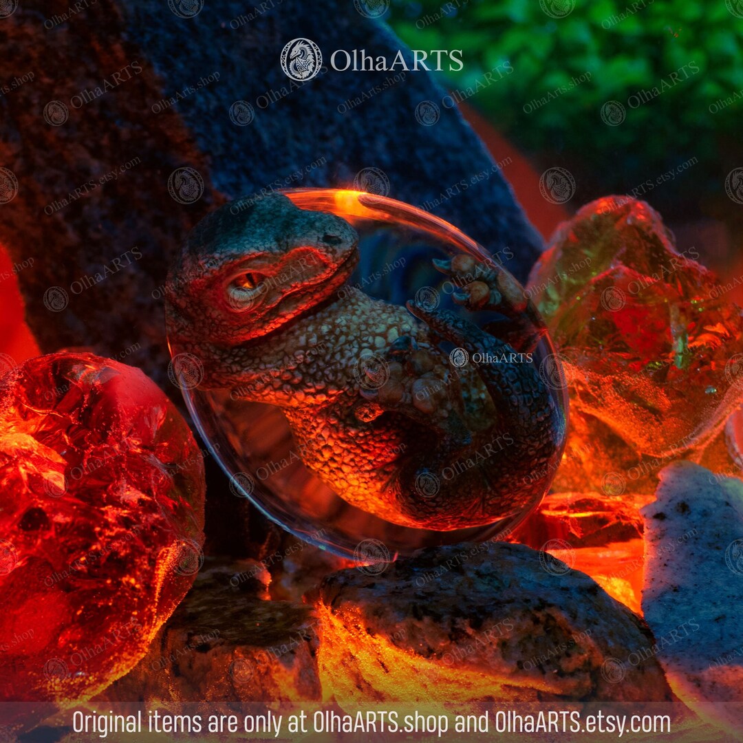 Tyrannosaurus Rex Egg With Realistic Dinosaur Embryo in Crystal Egg ...