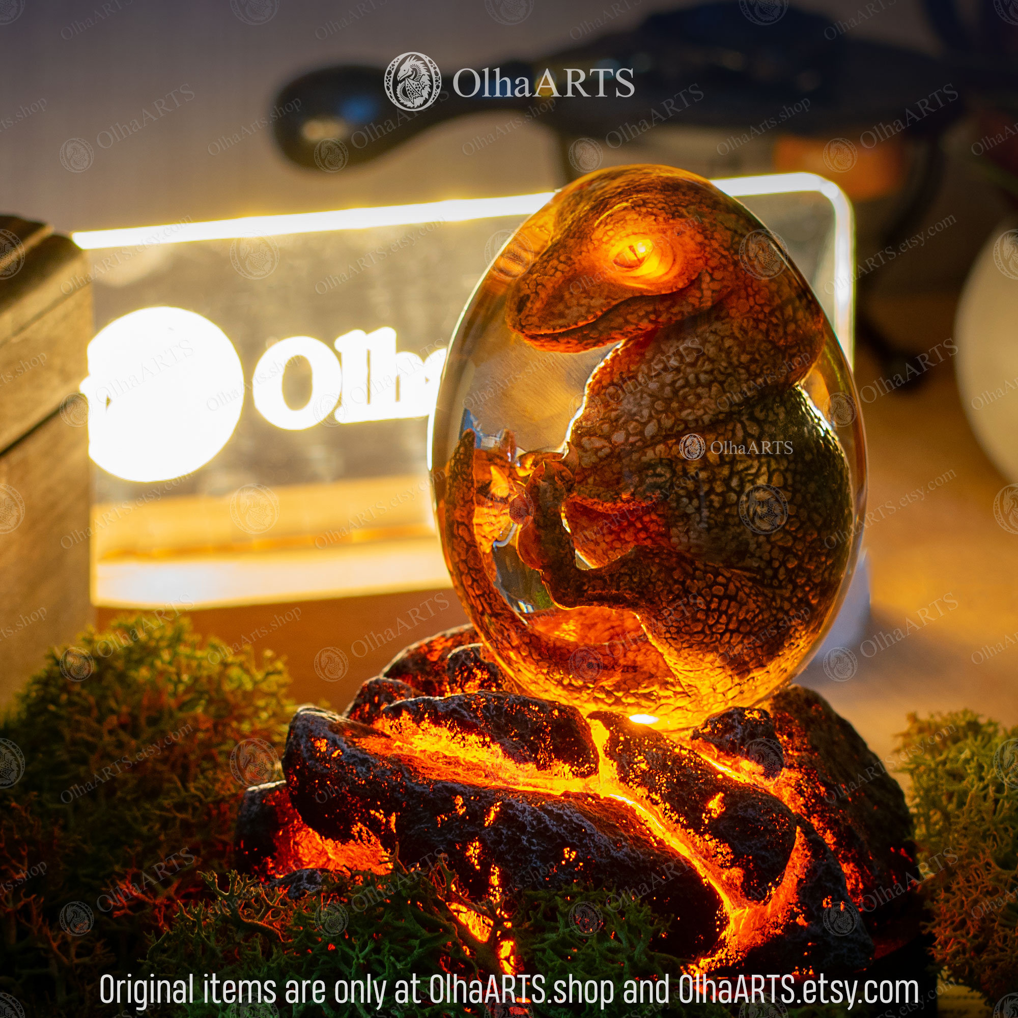 Tyrannosaurus Rex Egg With Realistic Dinosaur Embryo in Crystal Egg ...