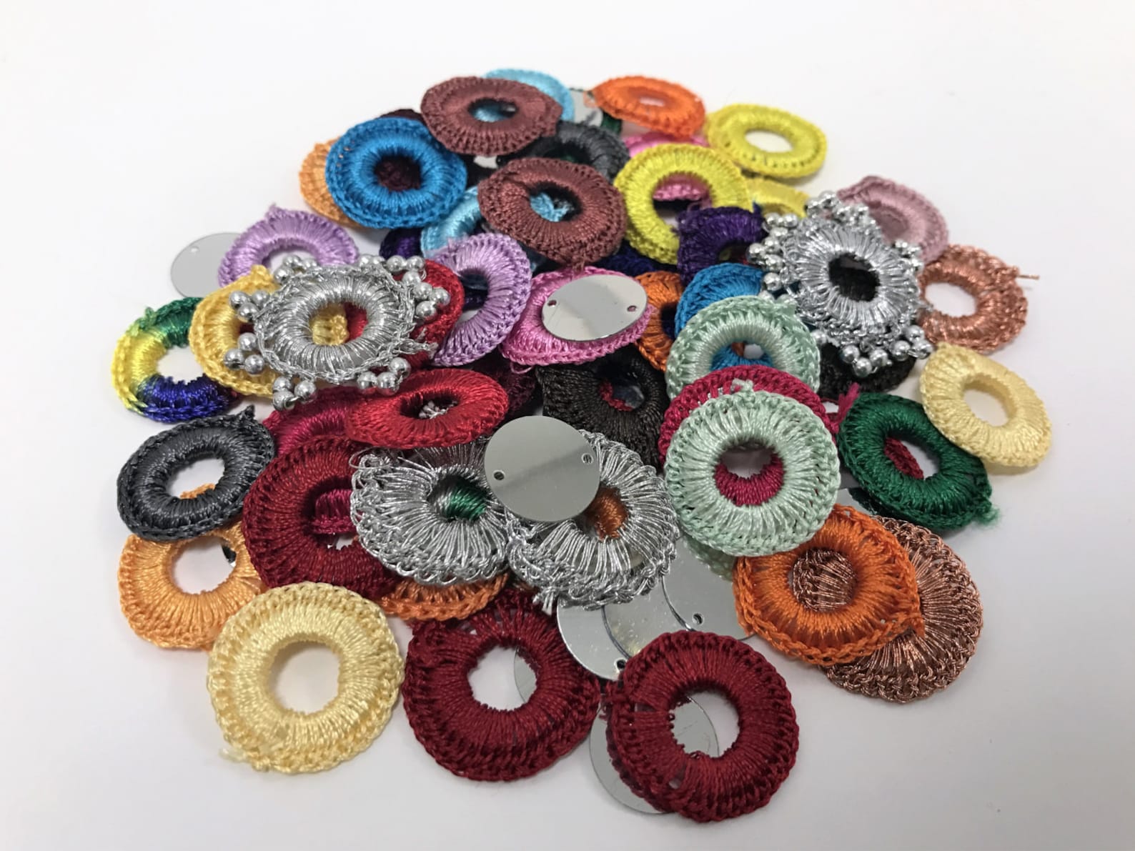 50 X Assorted Crochet Mirror Rims With Foil Mirrors Sewing Cardmaking ...