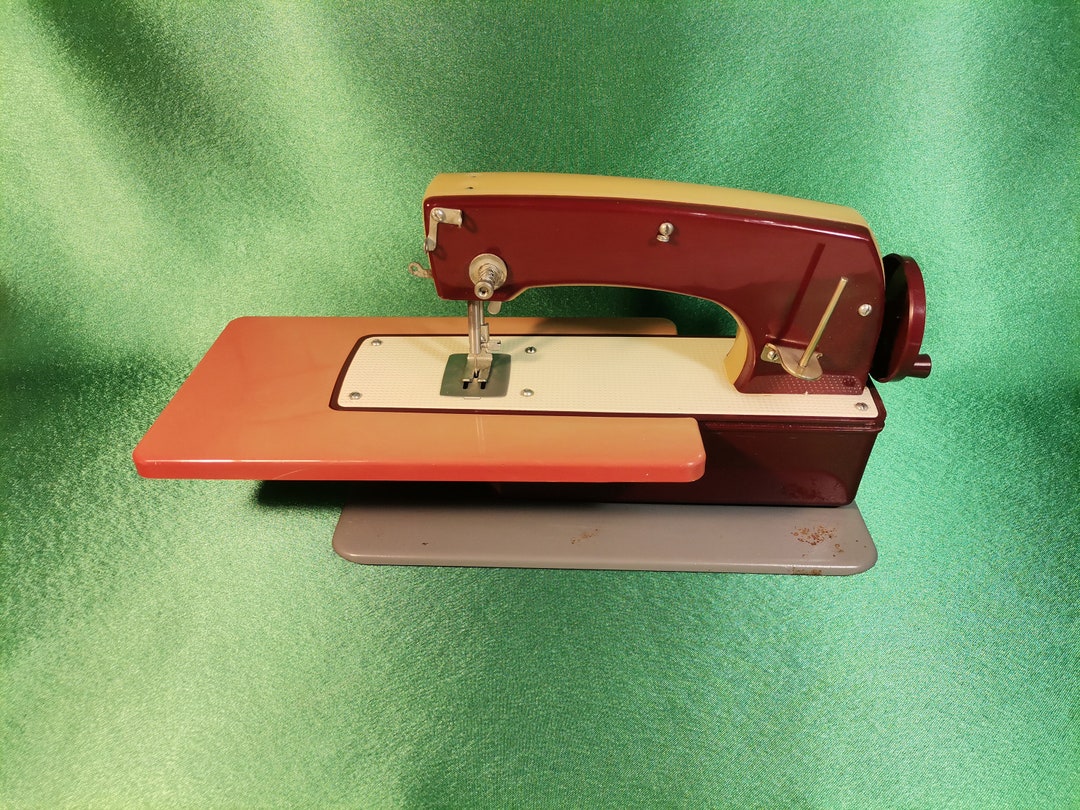 Vintage Soviet Children's Sewing Machine, Mechanical Collectible Toy ...