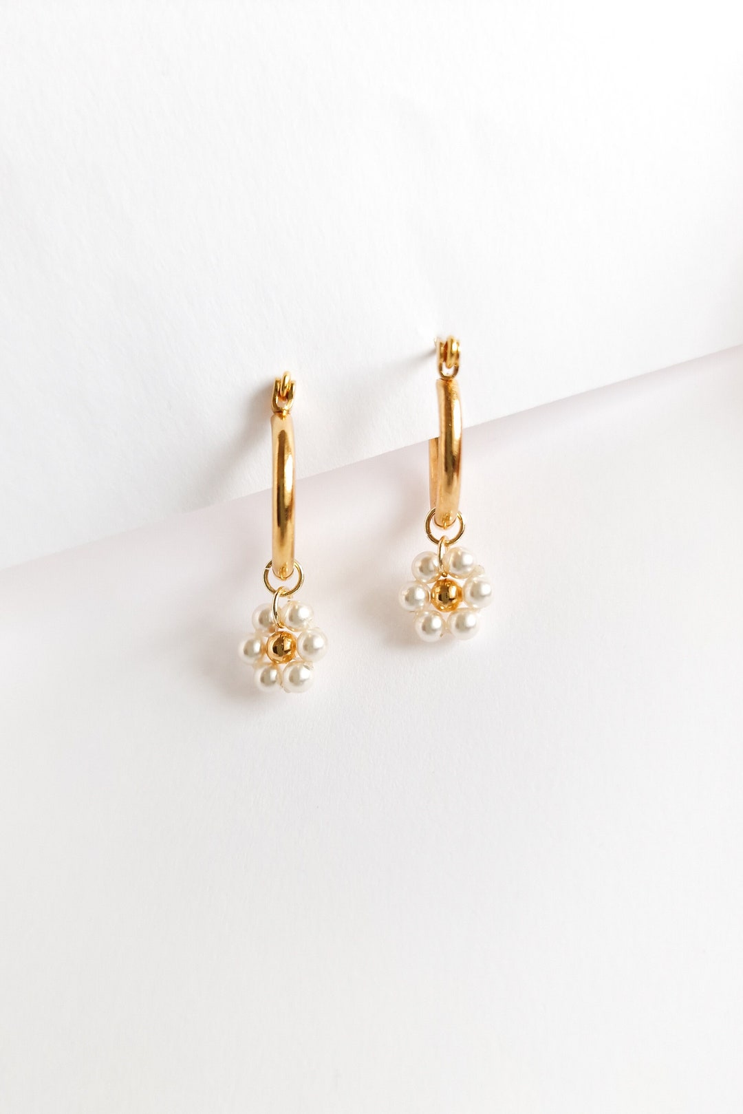 Small Daisy Flower Hoop Earrings, Minimalist 16 Mm Gold Plated Hoops ...