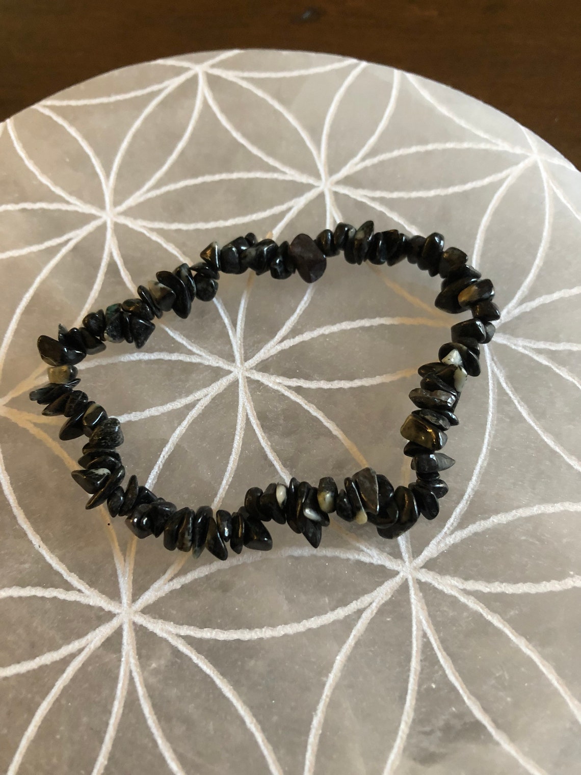 Snowflake Obsidian Chip Chakra 7” Stretch Bracelet, One (1) Bracelet ...