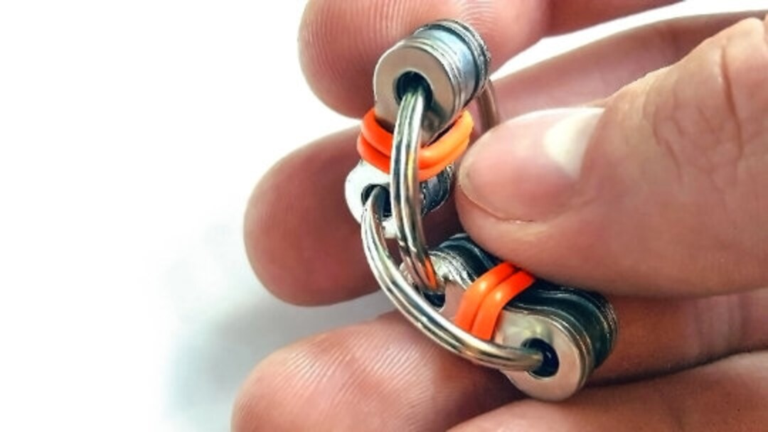 Think Link ™ Fidget Toy for Adults Children multiple Colors, Quiet ...