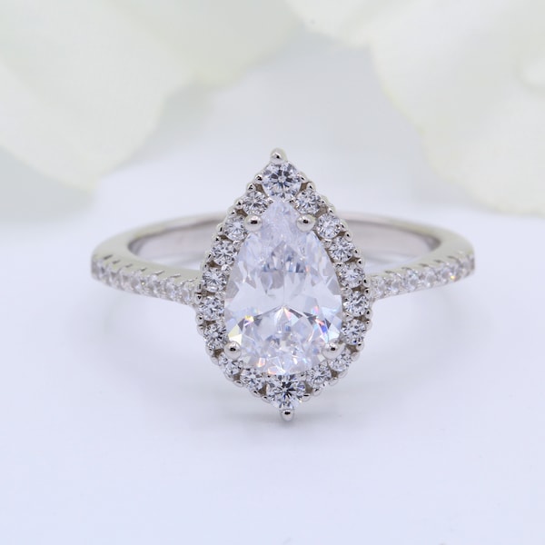 Teardrop Wedding Ring - Etsy