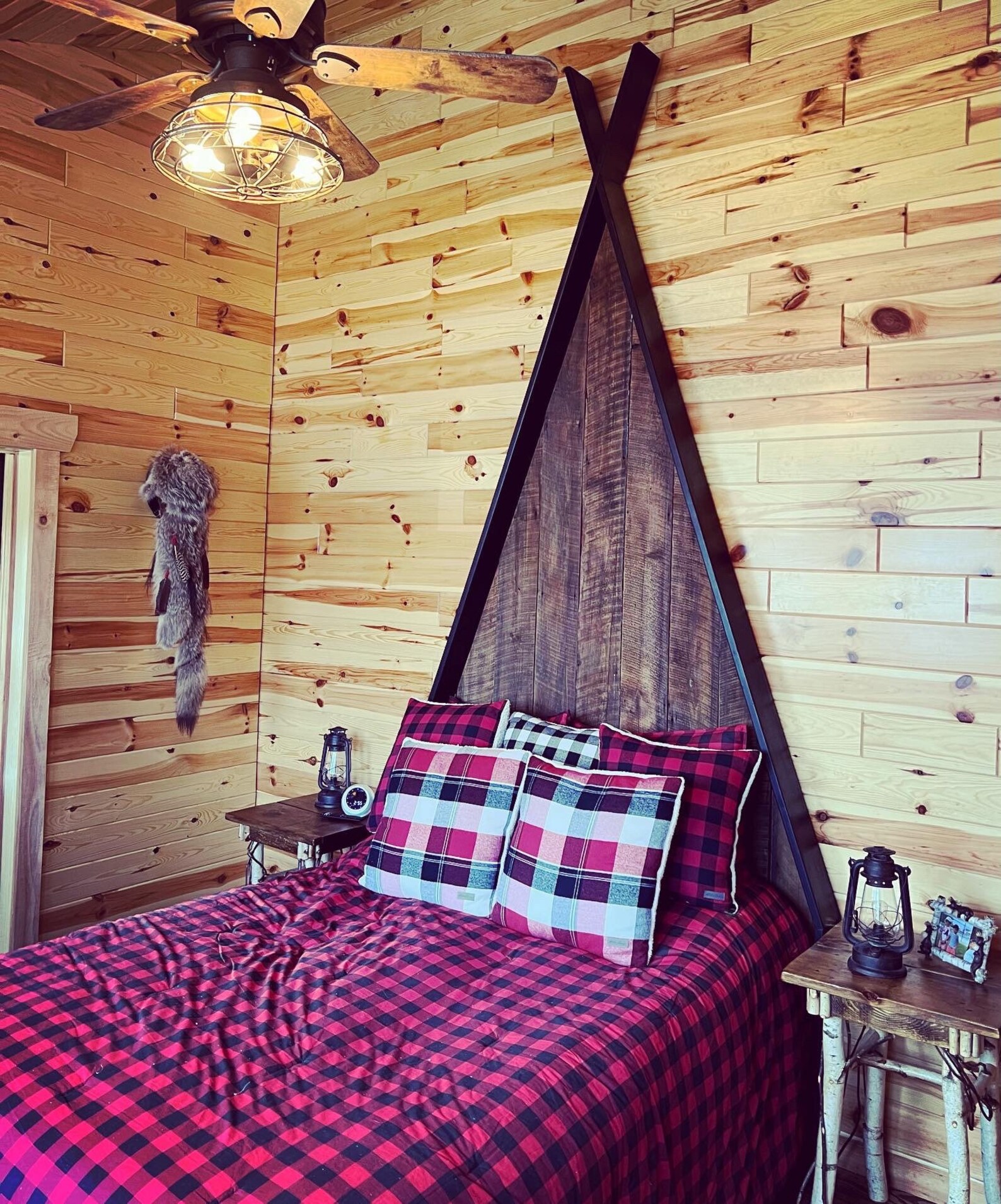 Reclaimed Rustic Barnwood Teepee Bed Rustic Teepee Bed - Etsy