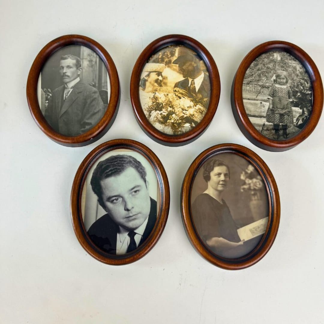 Set of 5 Vintage Oval Photo Frames / Dark Wood / 1970 - Etsy