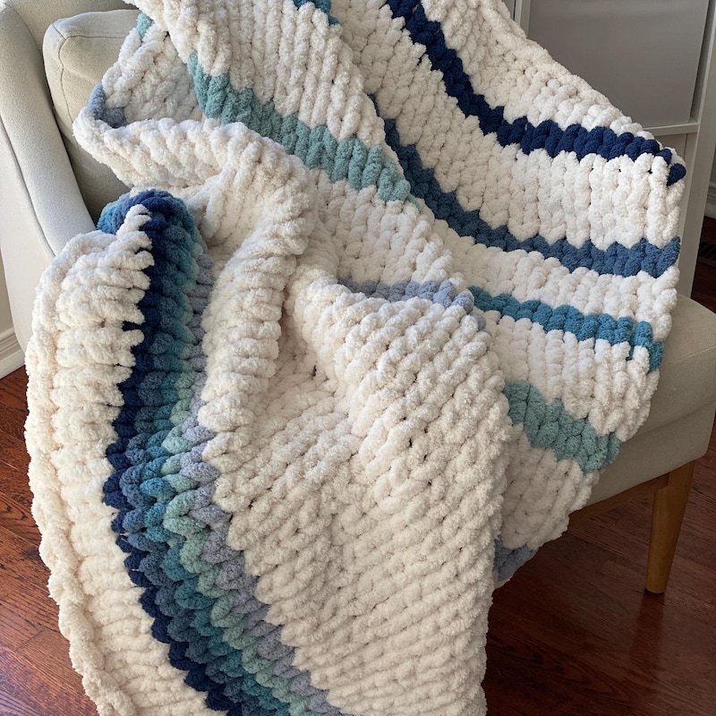 Color Knit Bird - Etsy