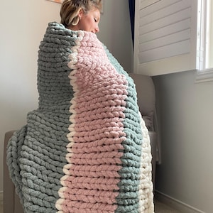 Wicked-inspired Chunky Chenille Blanket Knitting Pattern: DIY Finger ...