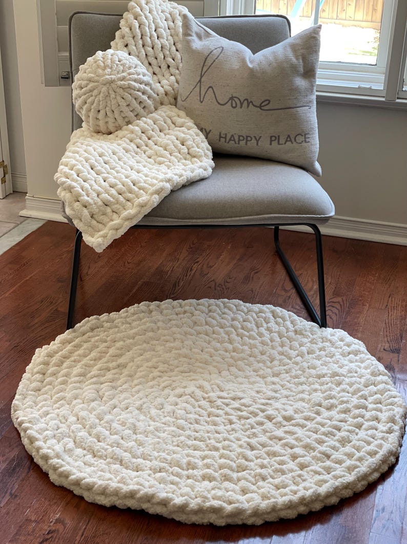HANDCROCHET PATTERN ~ Circle Rug ~ Chunky Chenille ~ off by Heart ...
