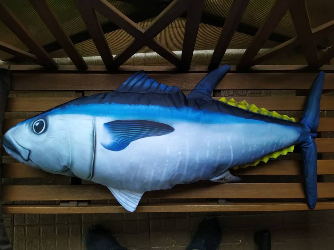 Fish Pillow the Giant ATLANTIC BLUEFIN TUNA (thunnus Thunnus) Neck ...