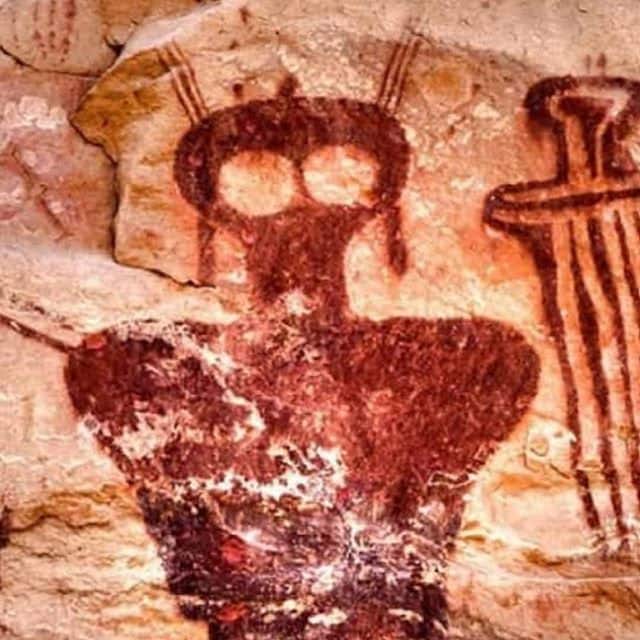 Ancient Alien Cave Drawings