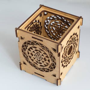 Hindu Mandala Sri Yantra Wooden Tealight Shadow Lantern Candle Holder ...
