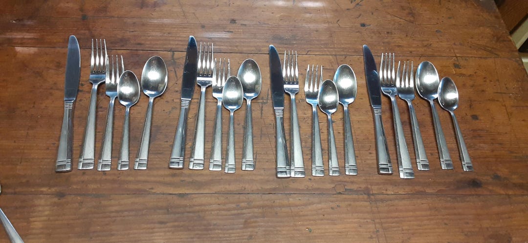 Oneida Stainless Flatware Set Amsterdam Pattern (32) Pieces Vintage Pre ...