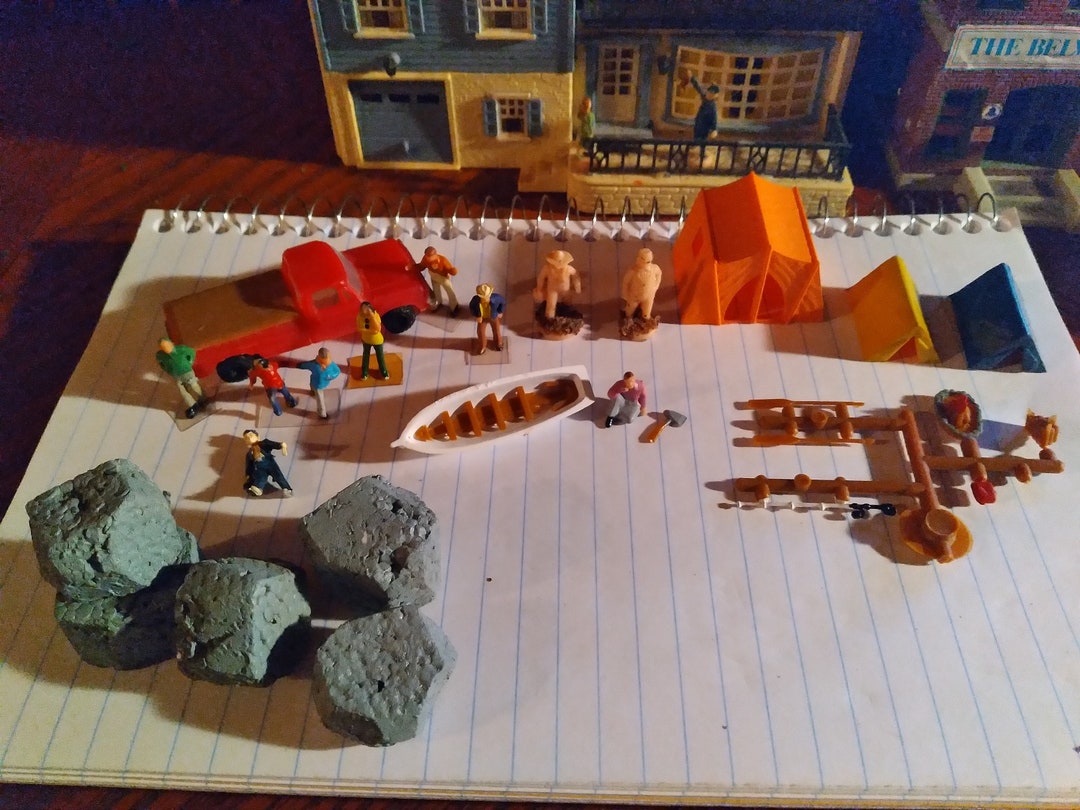 Vintage Life Like HO Scale Train Set People Cars Livestock Boat Camping ...