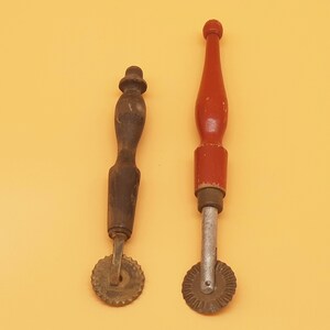 Vintage Rusty Pastry Dough Cutters With Wooden Handle Set of 2, Pastry ...