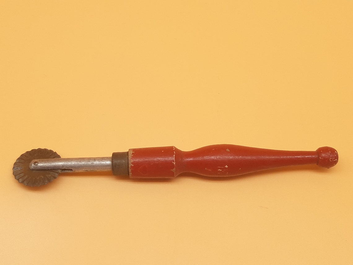 Vintage Rusty Pastry Dough Cutters With Wooden Handle Set of - Etsy