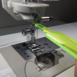 Needle Insert Tool | Needle Changing | Sewing Machine Needle ...