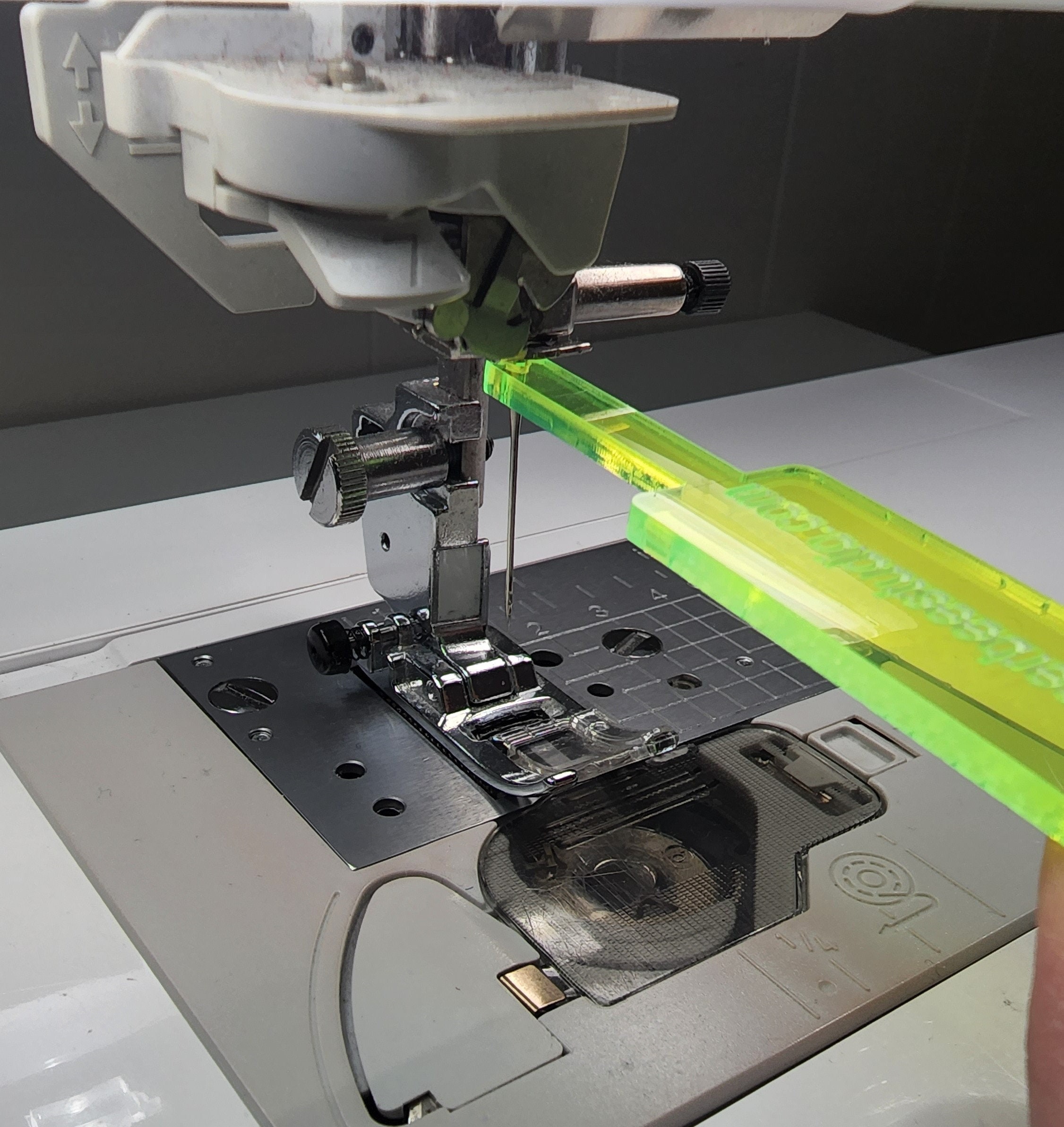 Needle Insert Tool | Needle Changing | Sewing Machine Needle ...