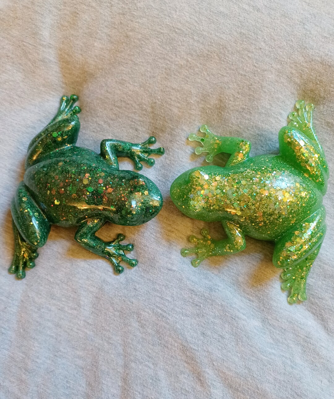 Resin Frog Friend Figurines - Etsy