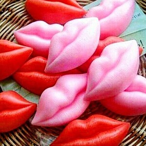 Lips Soap Valentine's Day Soap Kiss Soap Red Lips Soap Party Favor - Etsy