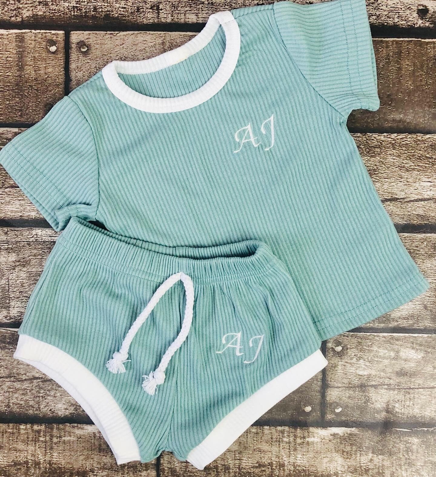 Embroidered ribbed short and tee set | Etsy