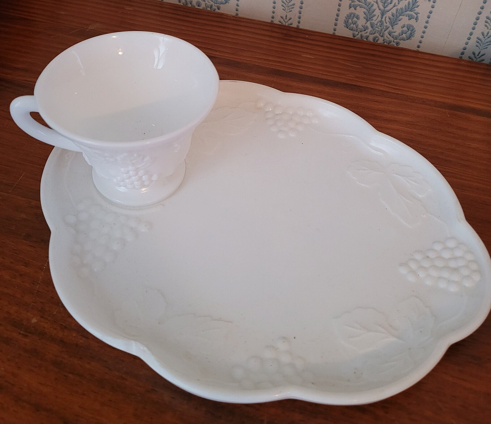 Vintage Colony Harvest Grape Milk Glass Snack Set - Etsy