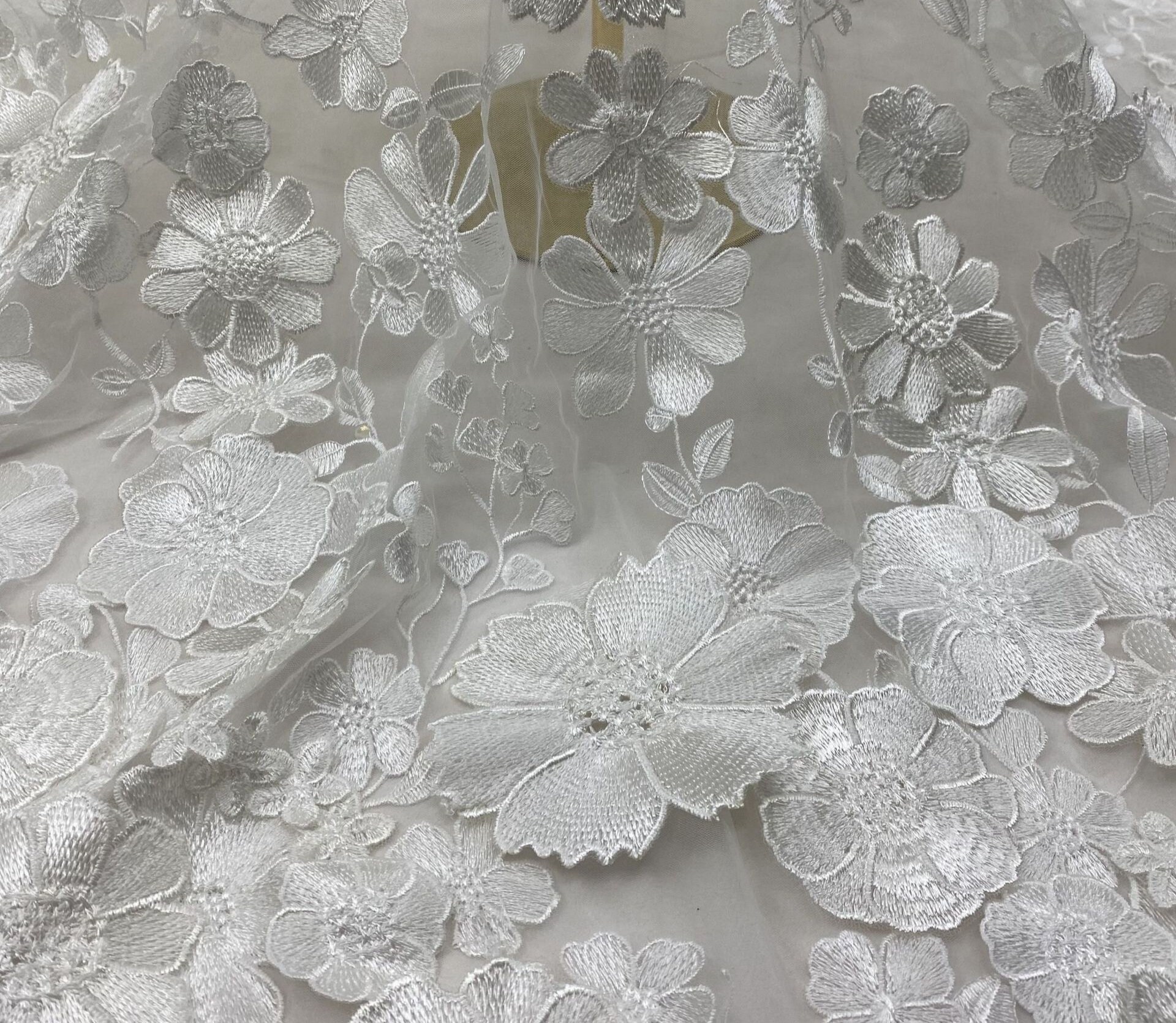 3D Embroidery Flower Lace Fabric, Ivory White Wedding Dress Lace Fabric ...