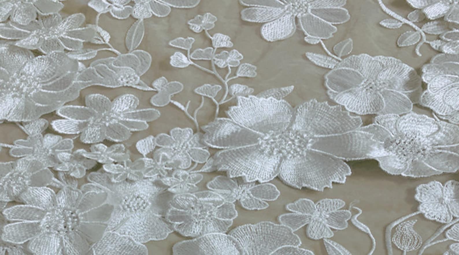 3D Embroidery Flower Lace Fabric, Ivory White Wedding Dress Lace Fabric ...